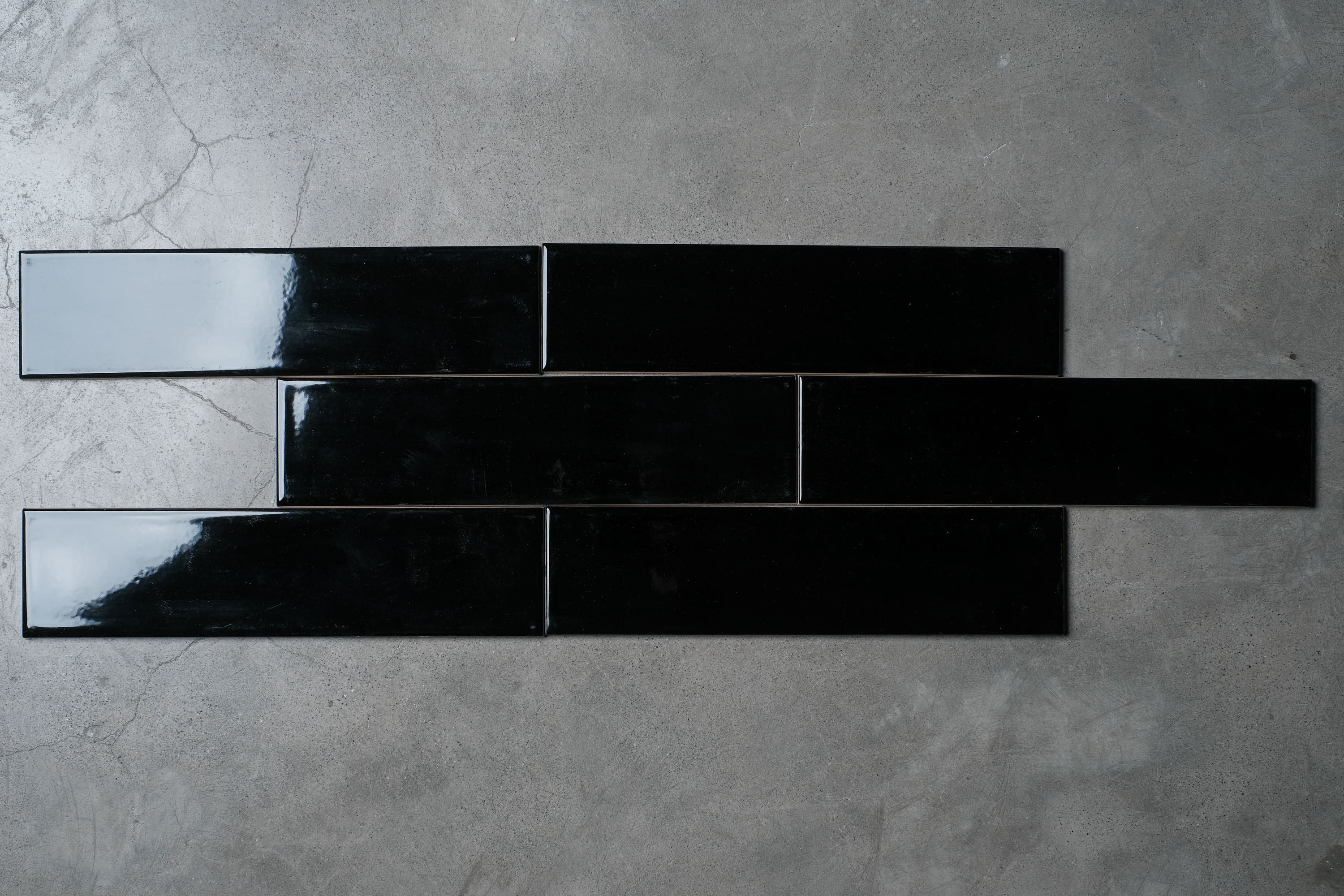 Metro Largo 753 Glossy Black – Pietra Manila