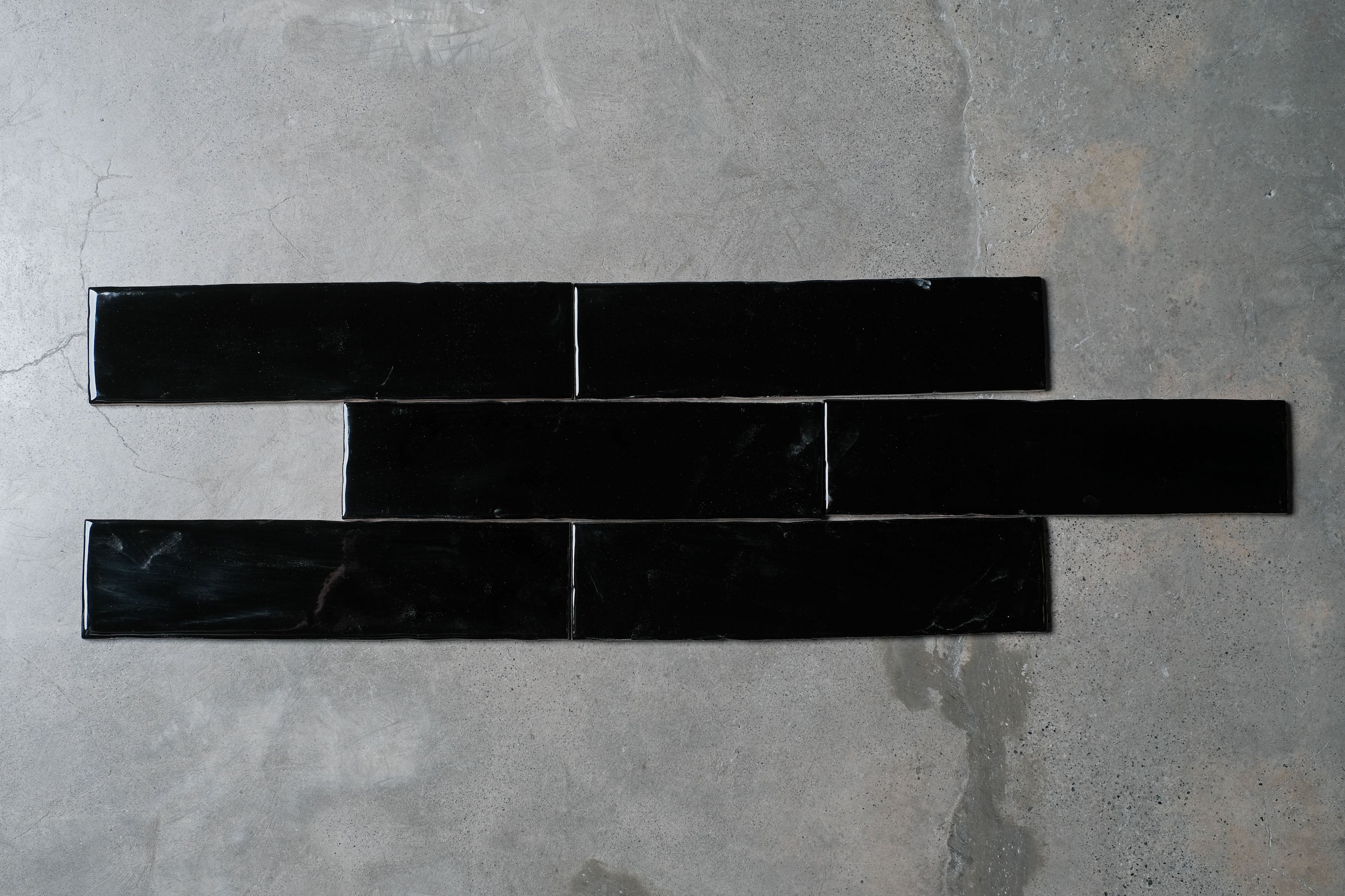 Alona Grande 753 Glossy Black – Pietra Manila